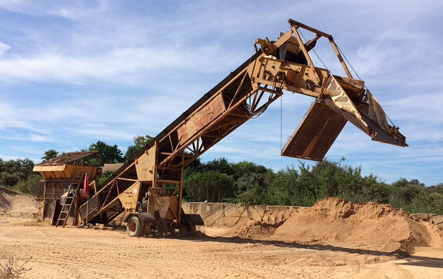 Buccaneer 300 mobile screen still producing aggregates in Portugal at ...