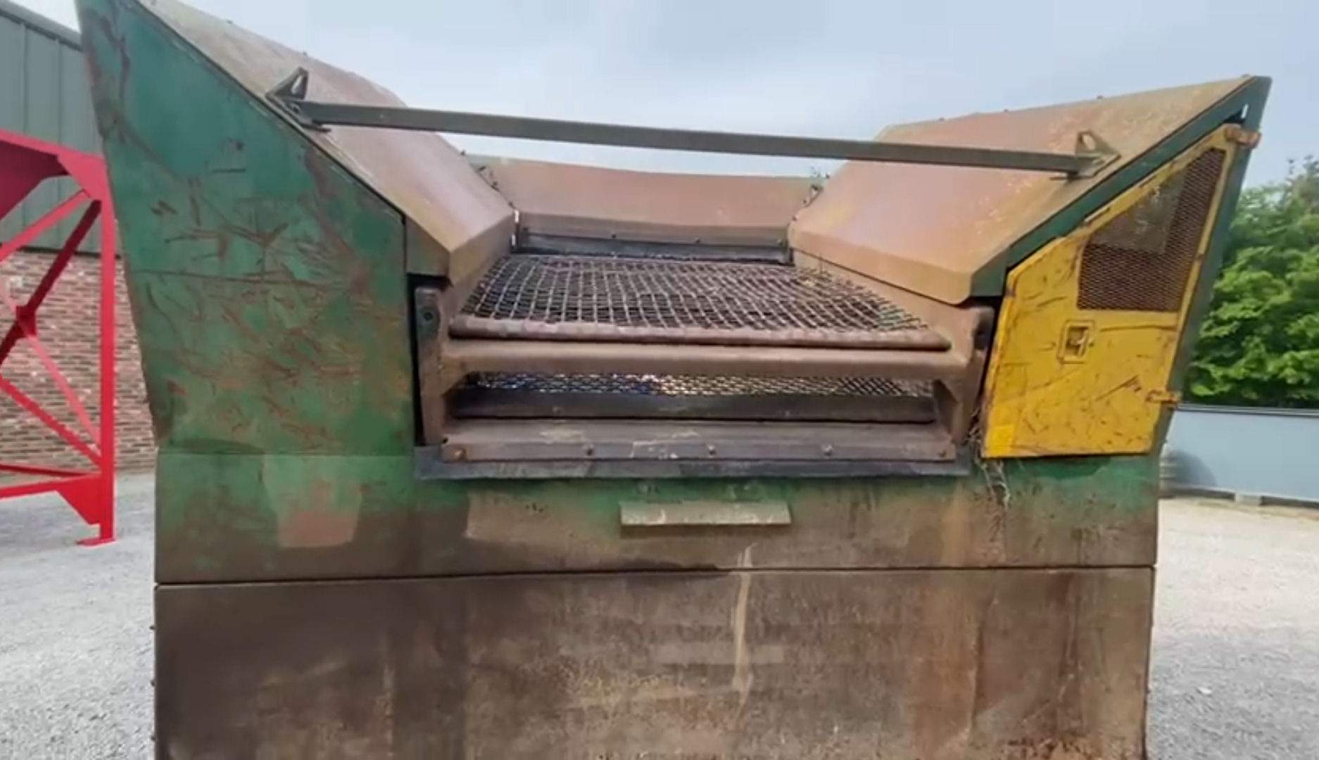 Used McCloskey Viper Screen for sale